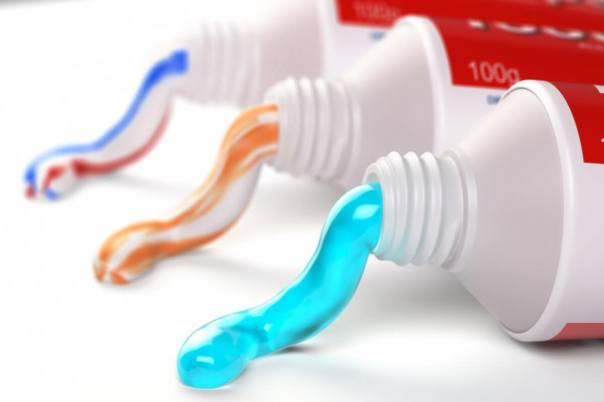 How Does Sensitive Toothpaste Work: Does It Make a Difference?